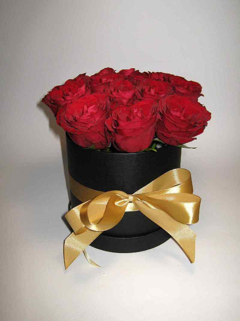 Box sa crvenim ružama 018