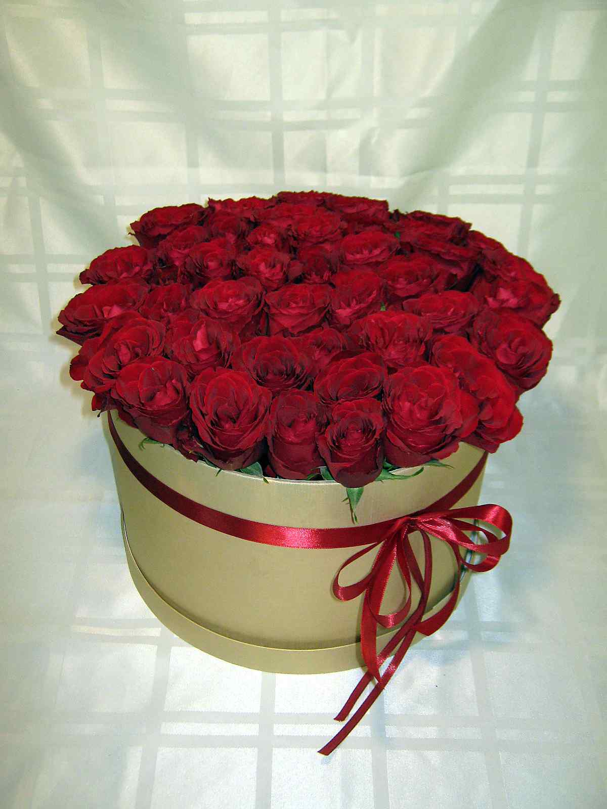 Box sa crvenim ružama 001