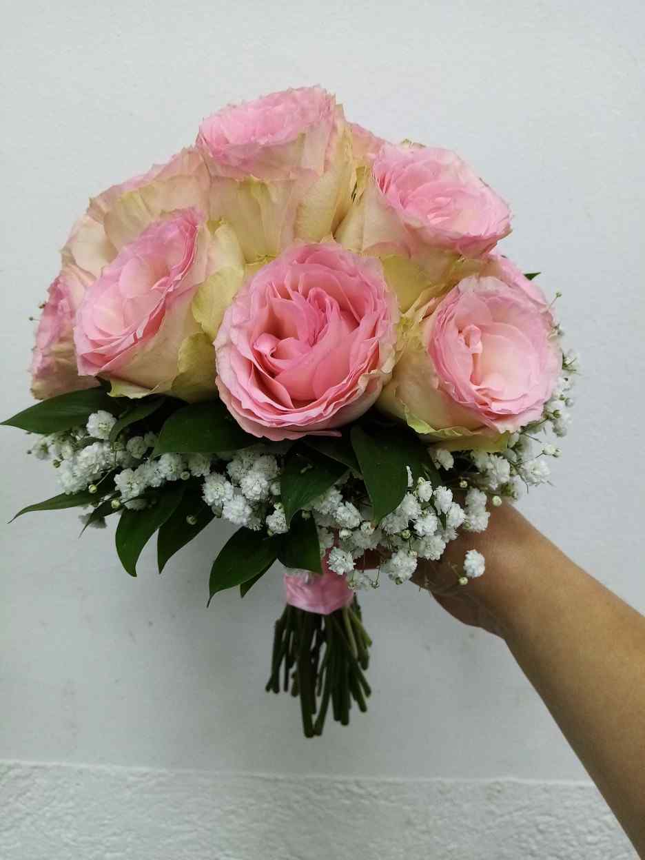 Bidermajer sa roze ružama i gipsofilom 104
