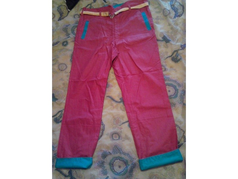 Nove pamucne pantalone vel. 14