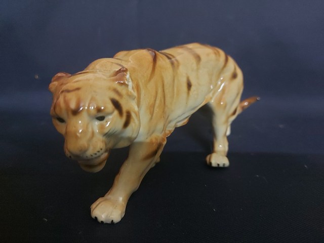 Figura `Bengalski tigar`, Royal Dux porcelan