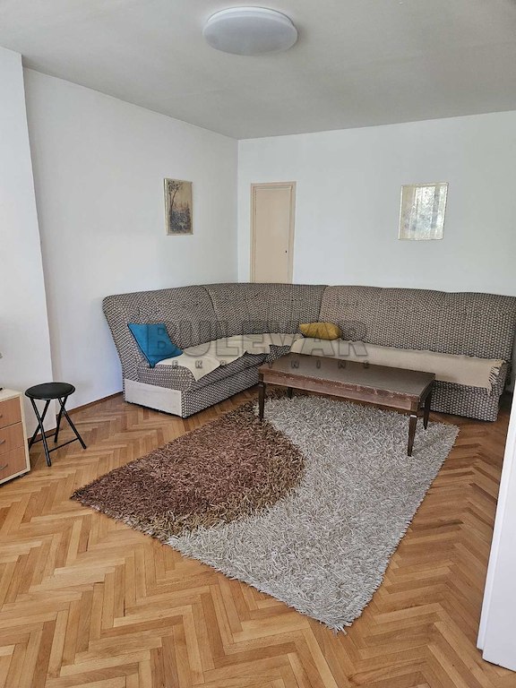 četvorosoban stan, 70 m2, Vukov spomenik, Zahumska ID: 98707