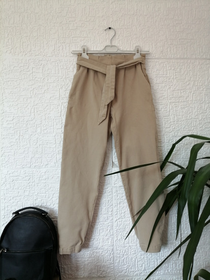 Zara elegantne pantalone