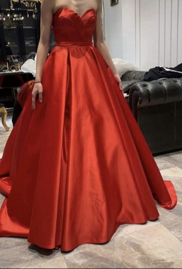 Crvena svecana haljina