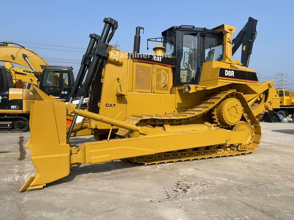 Caterpillar D8R buldožer