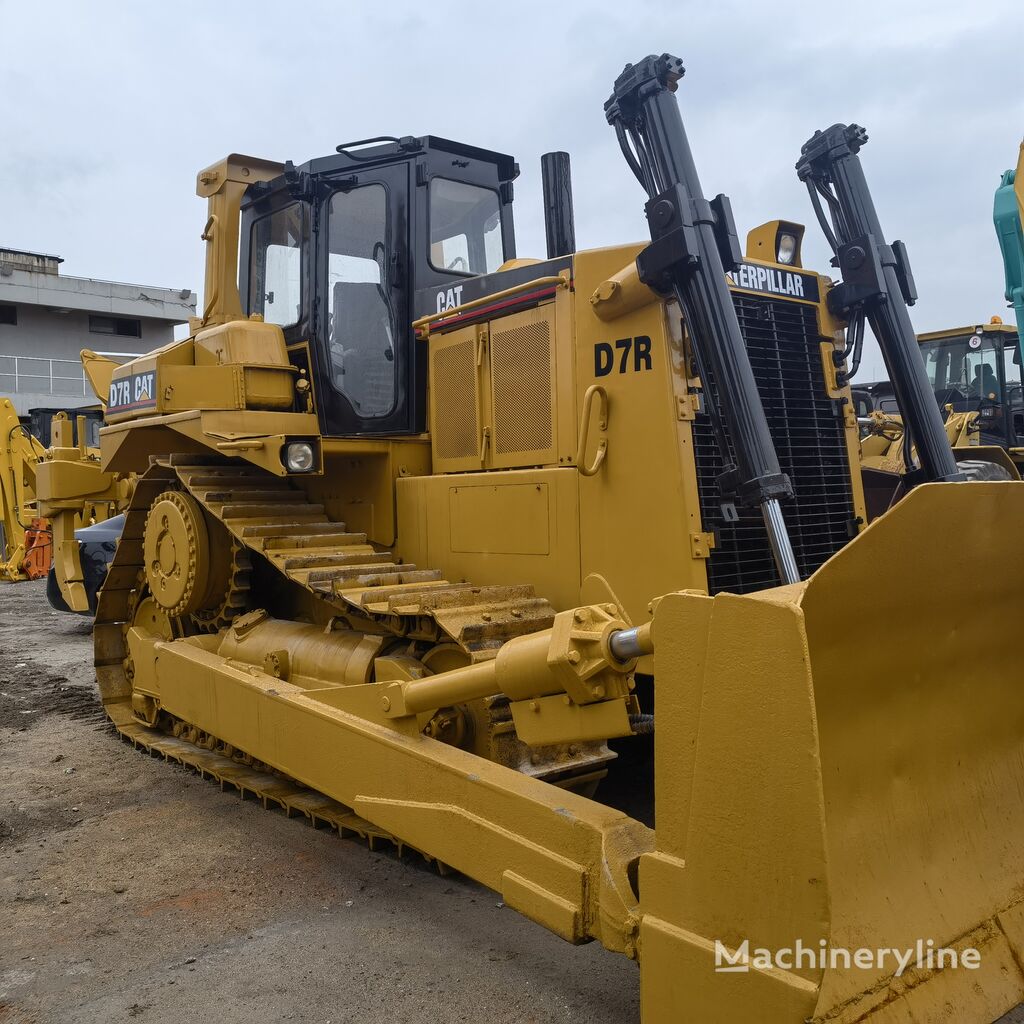 Caterpillar D7R buldožer