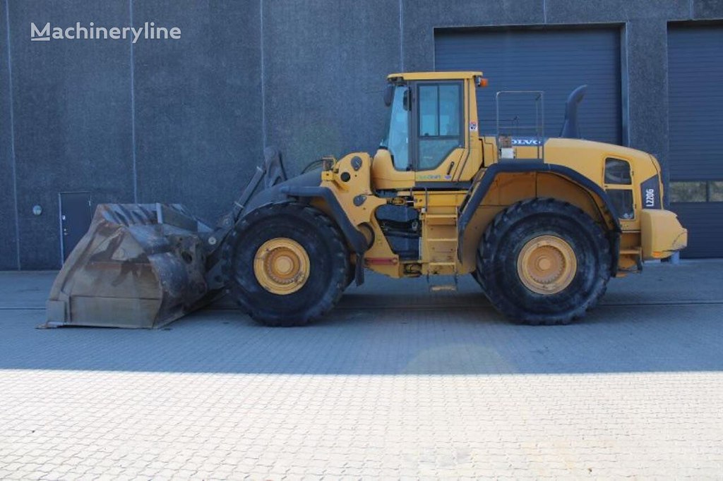 Volvo L220G prednji utovarivač