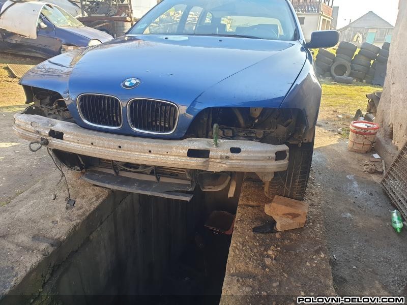 BMW 520 Kompletan Auto U Delovima