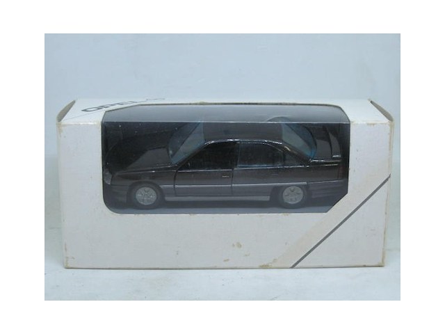 1:43 gama opel omega