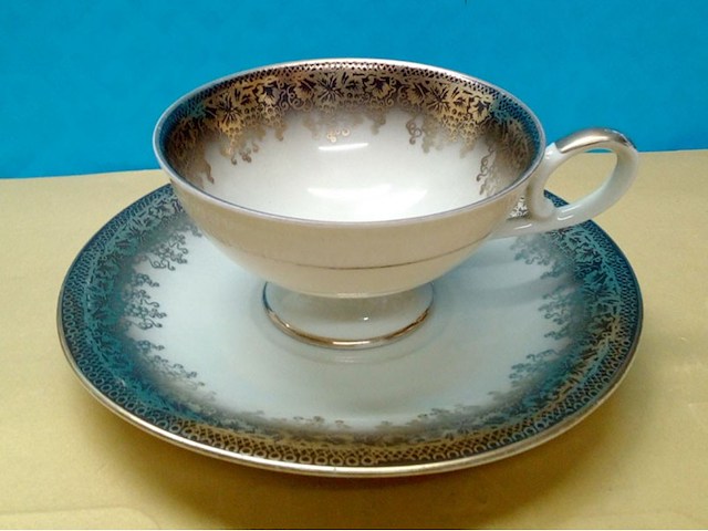 LUXuzna Šolja za čaj sa tacnom 2