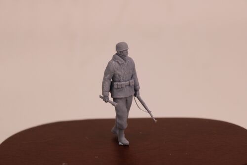 Peddinghaus-Decals 35F013 German WWII Fallschirmjäger in winterdress with helmet and K98 rifle