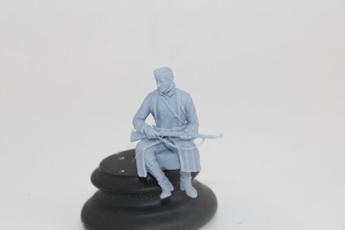 Peddinghaus-Decals 35W051 German soldier sitting in grecoat and fieldcap with Karabiner 98k