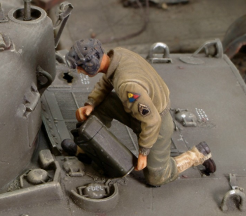 Royal Model di R. Reale 165 U.S. CREW member refuelling tank WWII