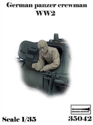 Ardennes Miniature 35042 German panzer crewman WW2