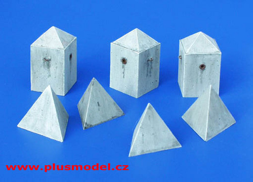 Plus Model 131 Anti-tank Concrete Barriers - Pyramid-style, Set II