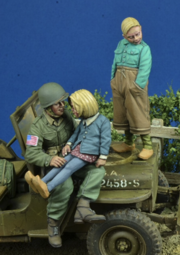 D-DAY miniature studio 35216 US Paratrooper with Kids 1944-45