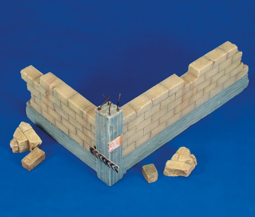 Royal Model di R. Reale 001 Israeli Wall corner