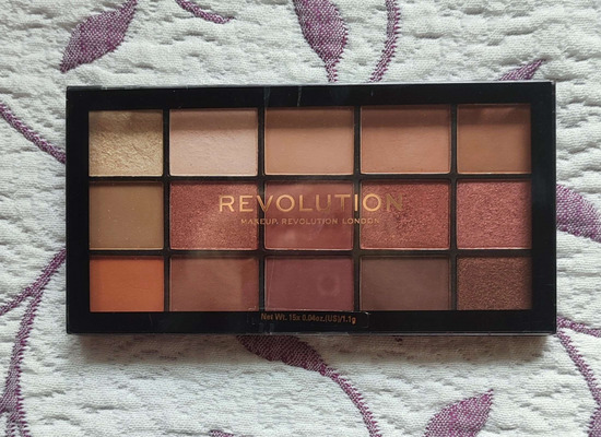 Paleta senki MAKEUP REVOLUTION Iconic Fever