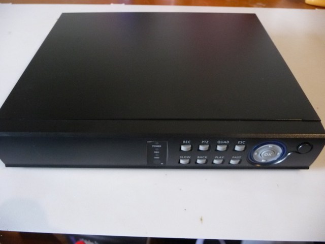 DVR snimac za 4 Analogne kamere novo