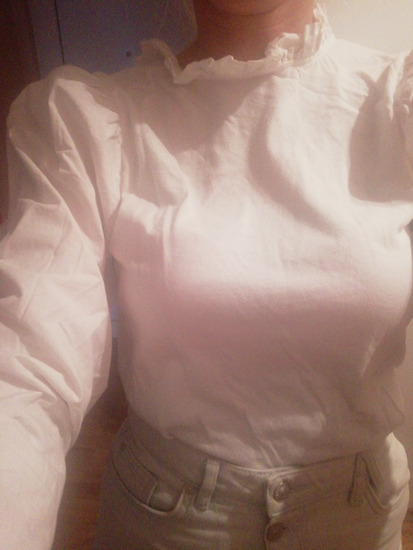 Zara bela majica sa puf rukavima
