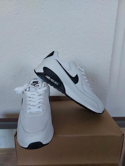 Nove Nike patike br. 42