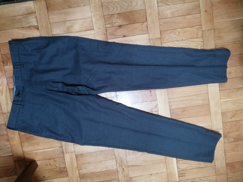 Massimo Dutti muske pantalone 100% tanana vuna 34