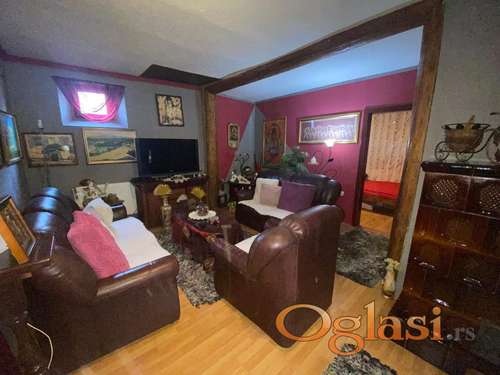 - Ulaz u Futog - Spratna kuca - 873m2 plac -
