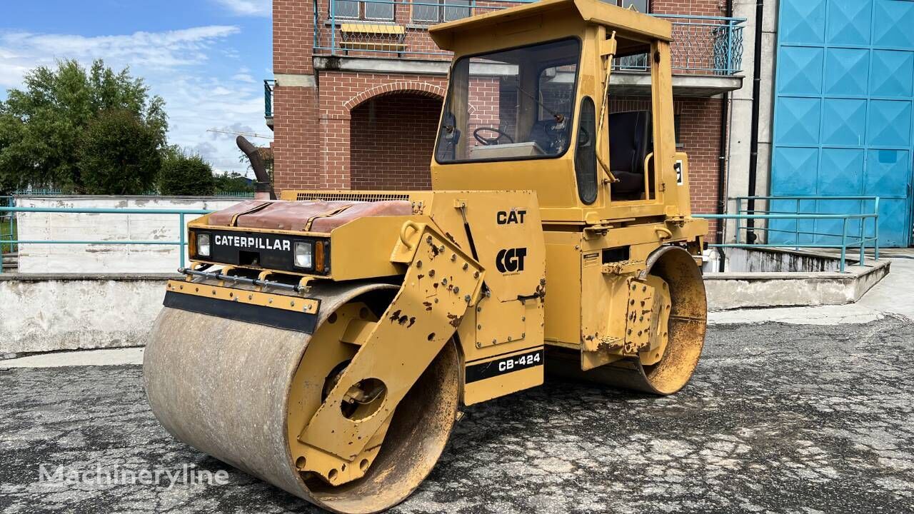 Caterpillar CB-424 valjak za asfalt