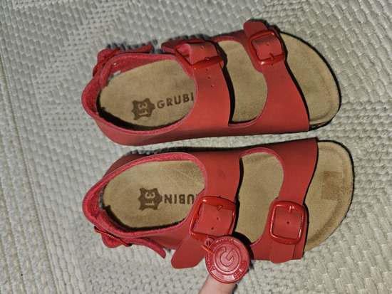 Nove GRUBIN sandale 31 broj