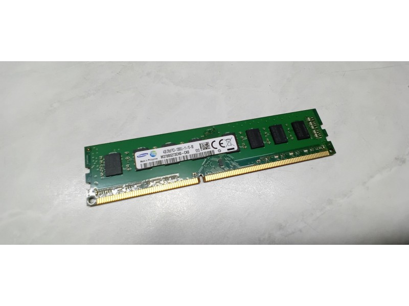 ddr3 4gb samsung ispravna 1600mhz