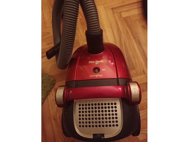 Usisivac marke Dirt Devil 2000w.