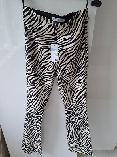 NOVE crno bele zebra pantalone