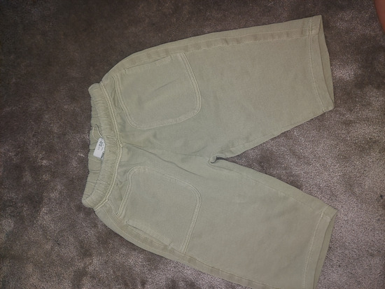 Zara pantalone/bermude