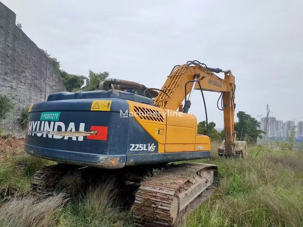 Hyundai R225 225 bager guseničar
