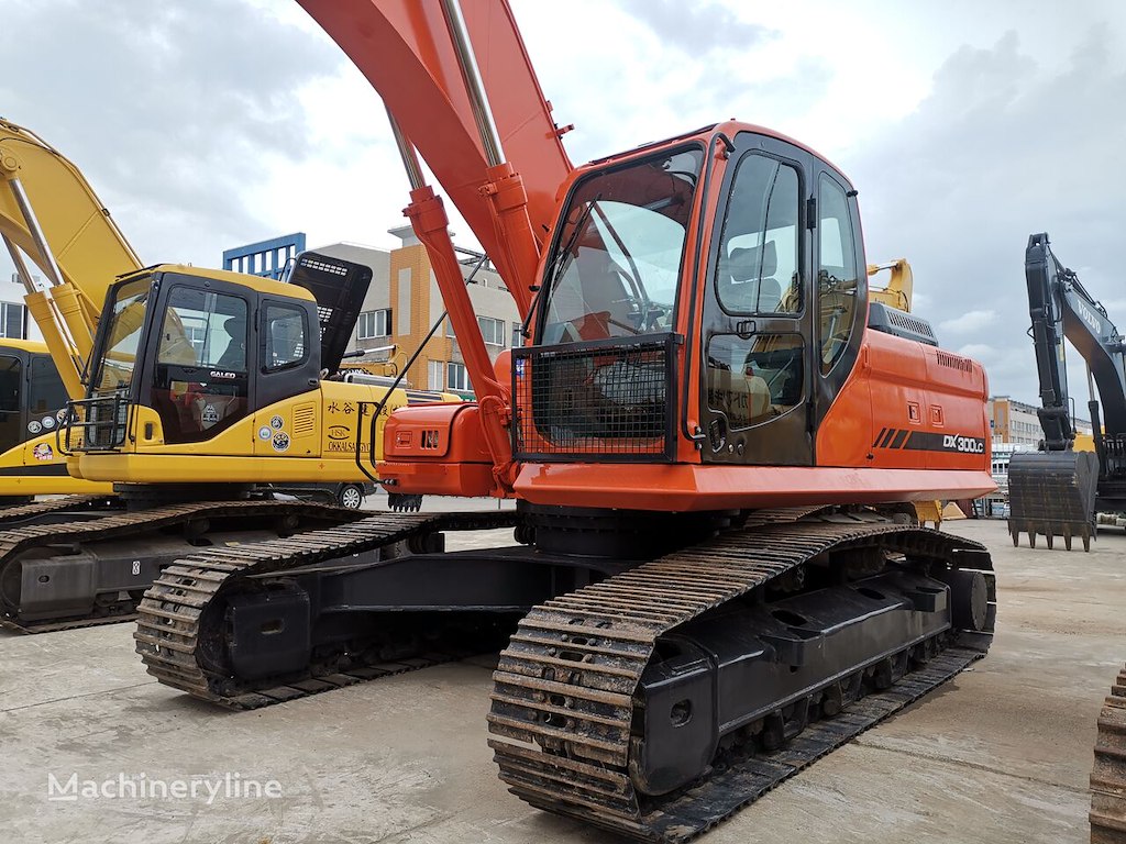 Doosan DH300 bager guseničar