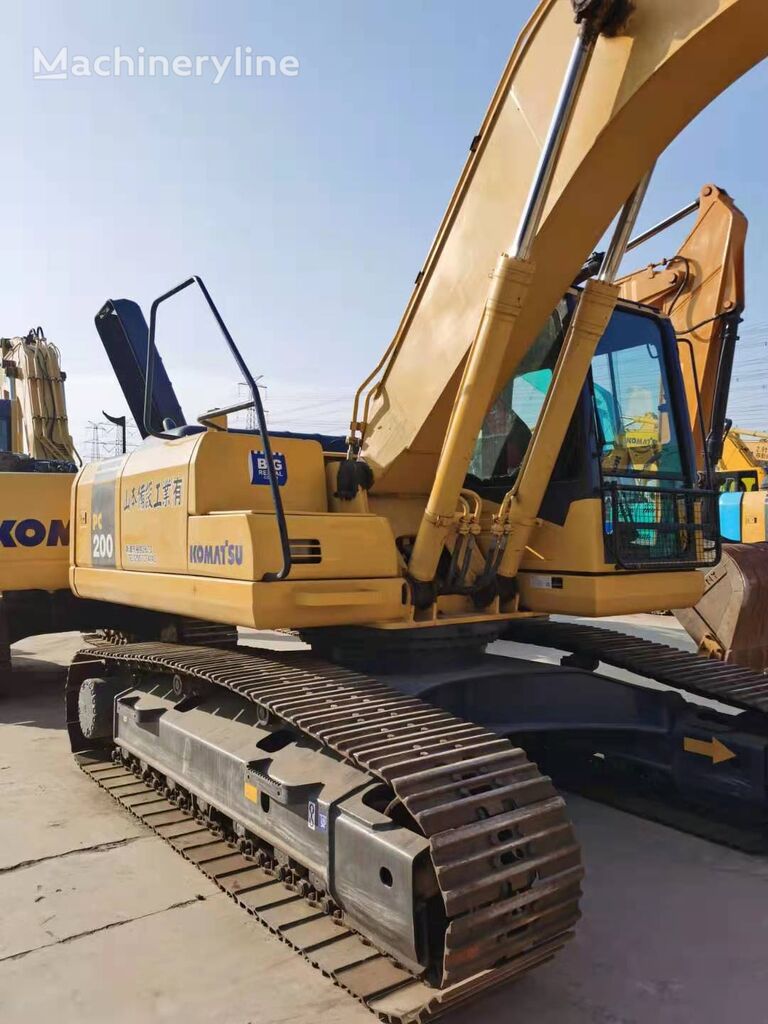 Komatsu PC200-7 bager guseničar