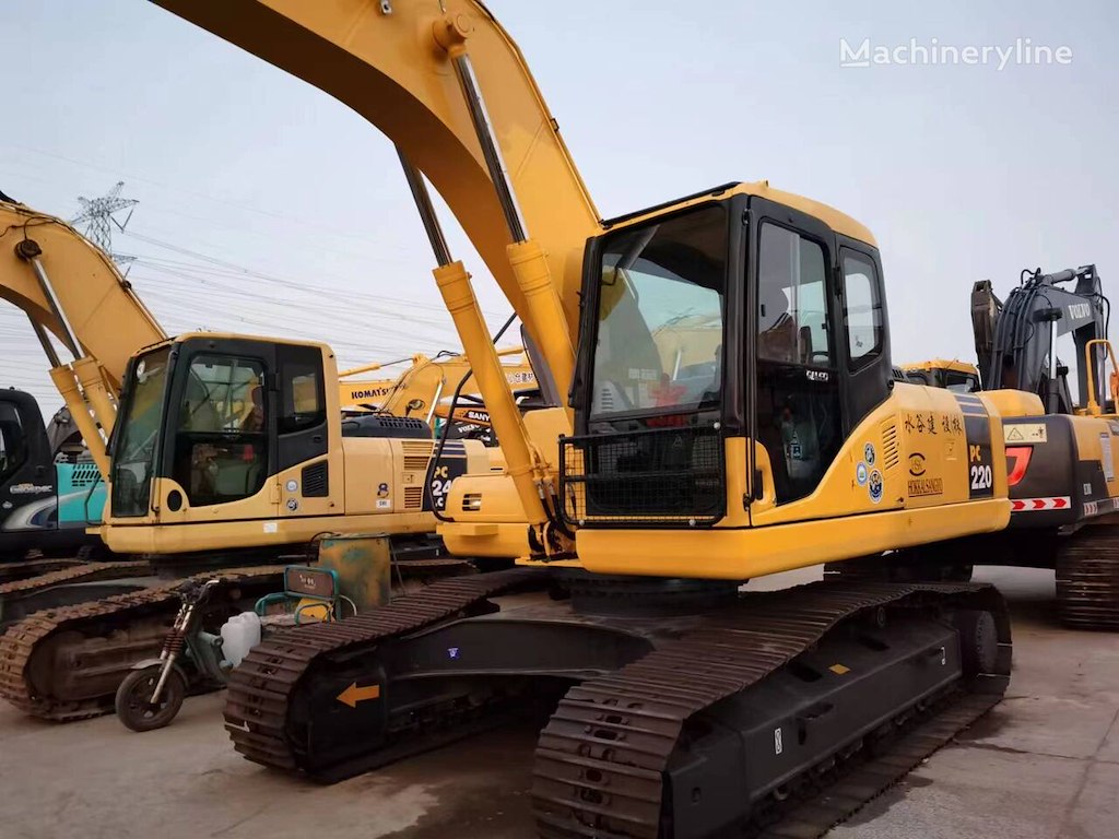 Komatsu PC220-7 bager guseničar