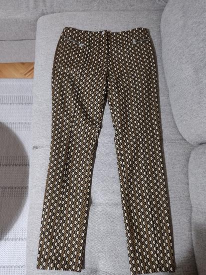 Nove pantalone, Mango