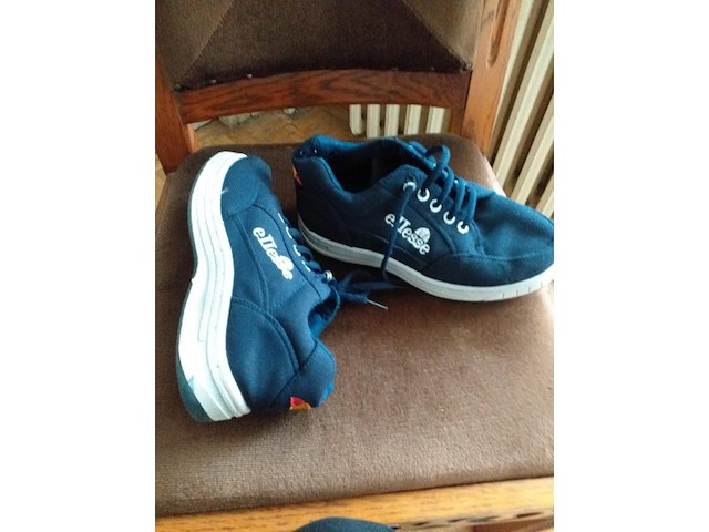 ELLESSE teget patike