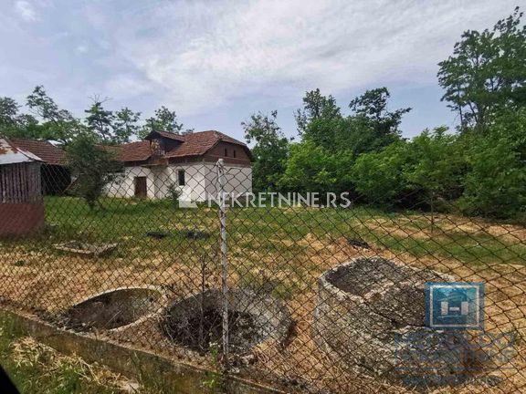 Pomoćna zgrada, okolina Jagodine