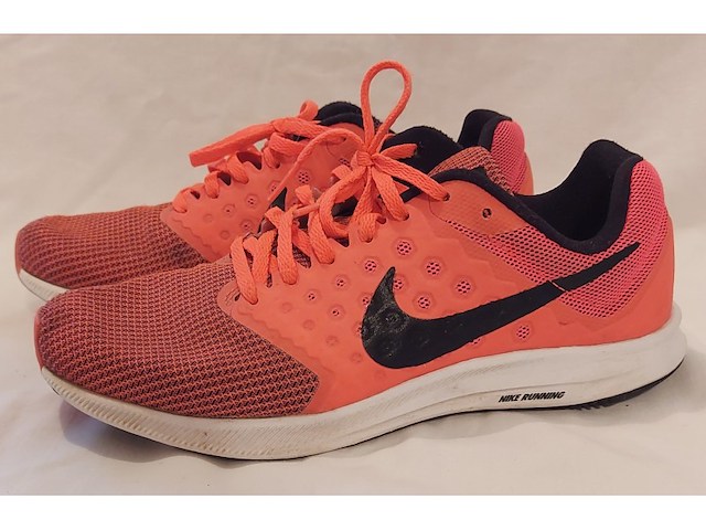 Patike Nike Downshifter 7 broj 39