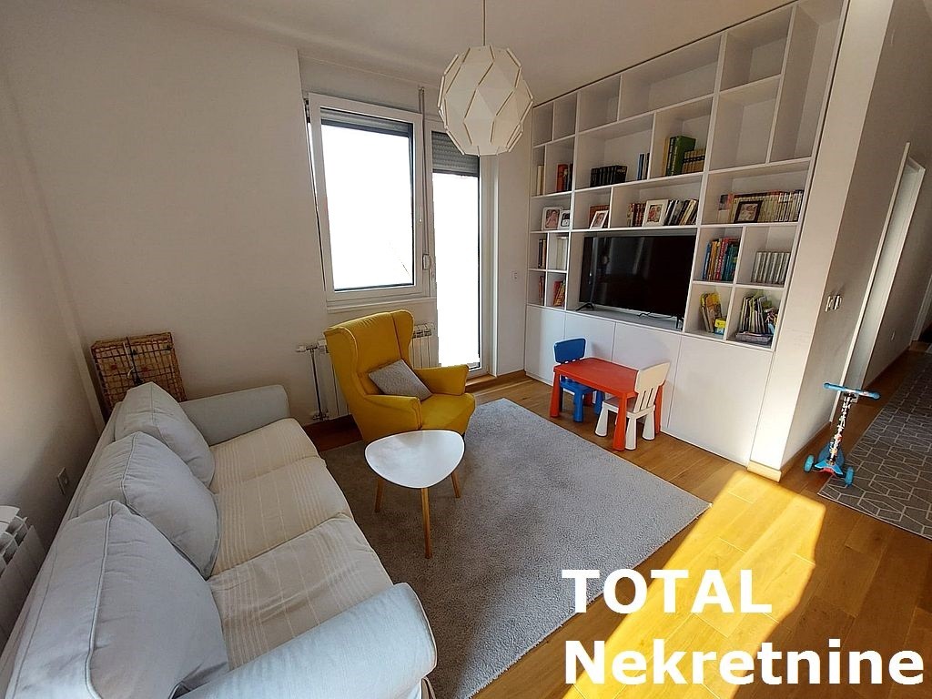 Stan,NOVI SAD,CENTAR 135.00m2,285000€ , ID: 1095940