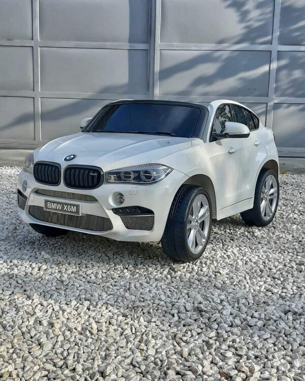 Džip BMW X6M dvosed na akumulator 2X120W sa kožnim sedištem i mekim gumama – beli, 000017