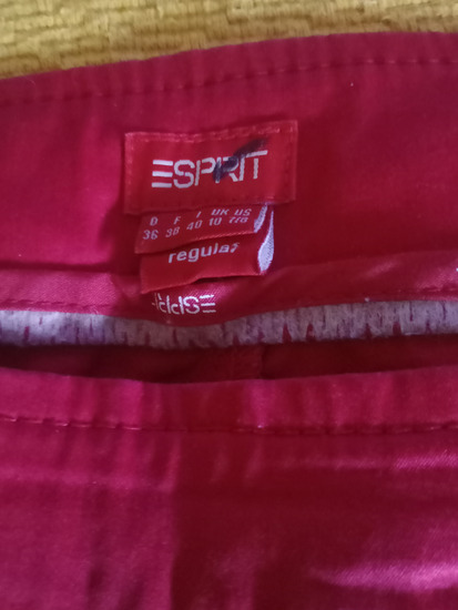 Esprit crvene Pantalone