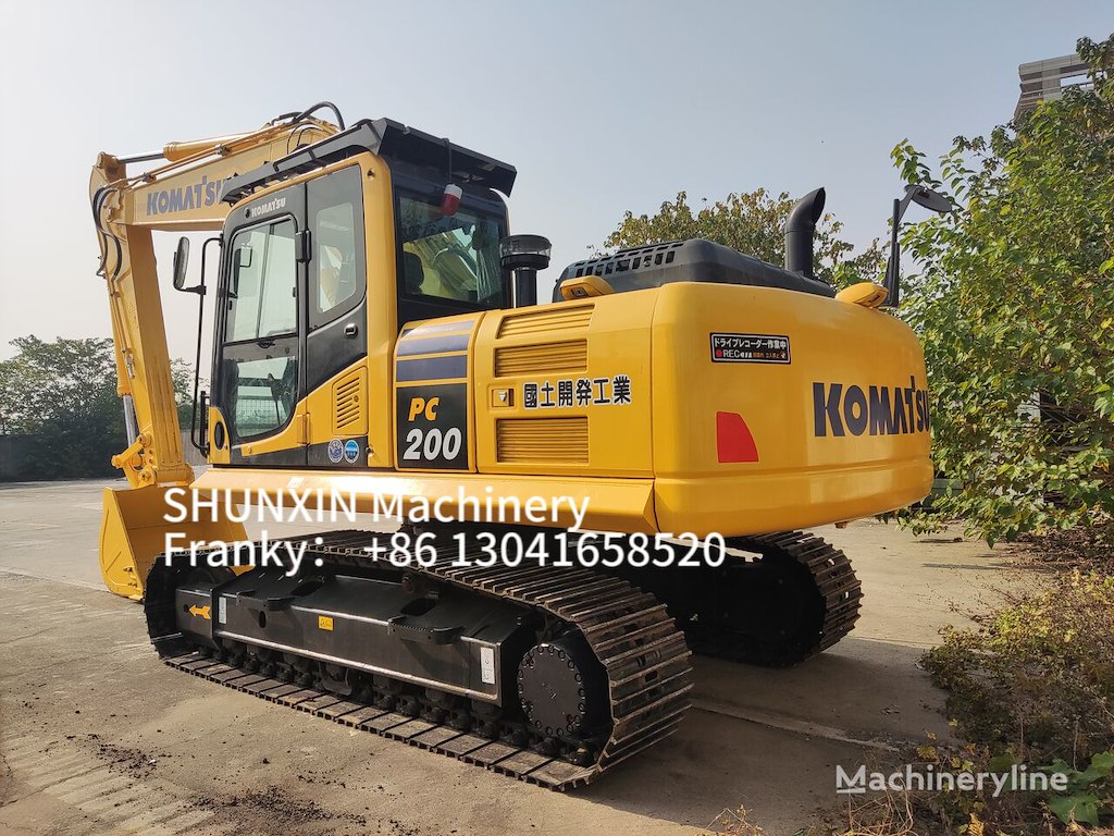 Komatsu PC200-8 bager guseničar