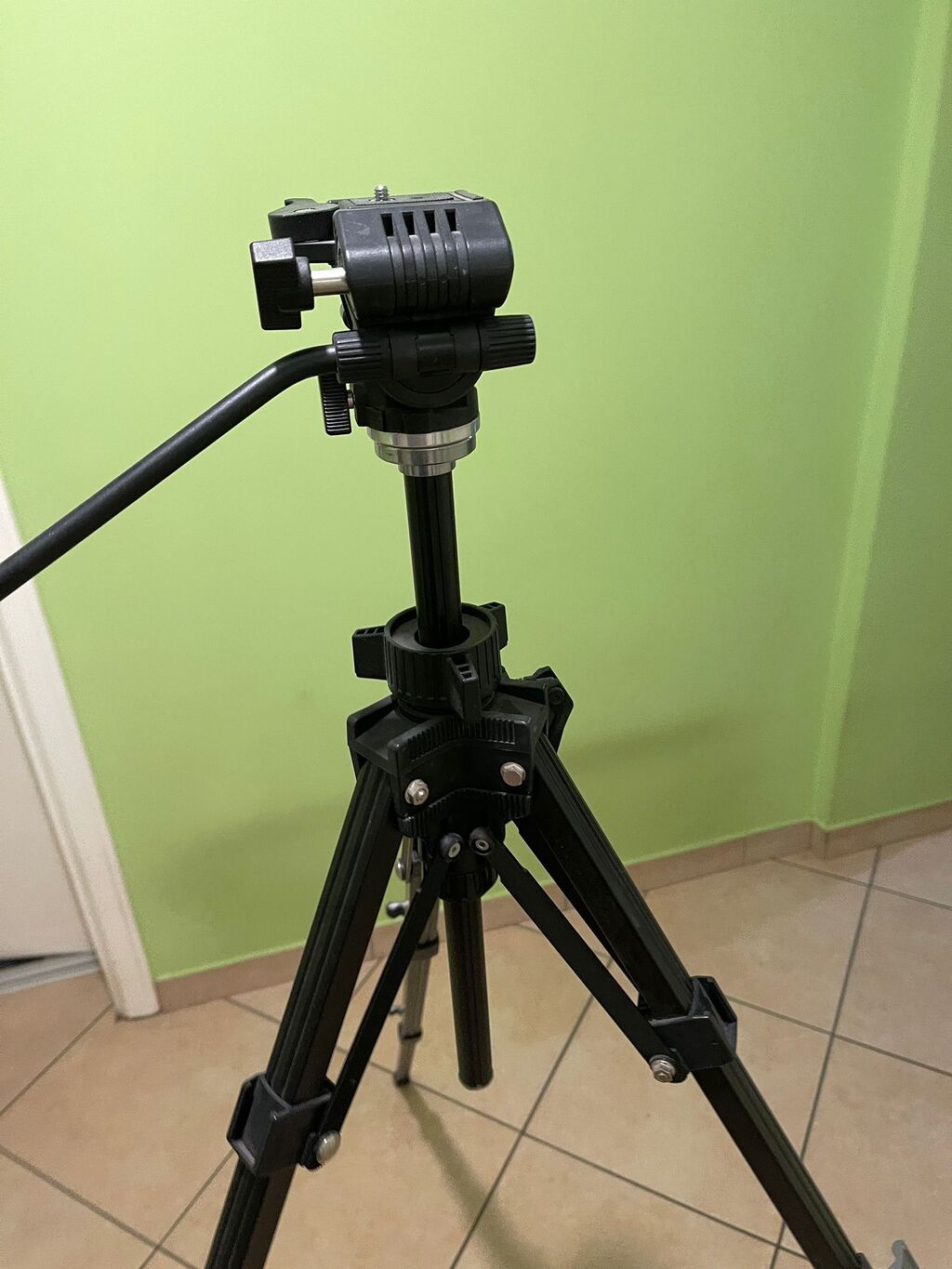 Slik 504QF Tripod System Max. 154cm Min. 35.6cm 5kg 100e Kupljen u