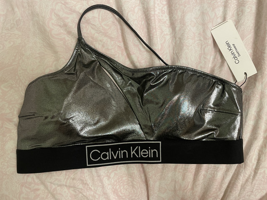    Calvin Klein metalik kupaci    Novo