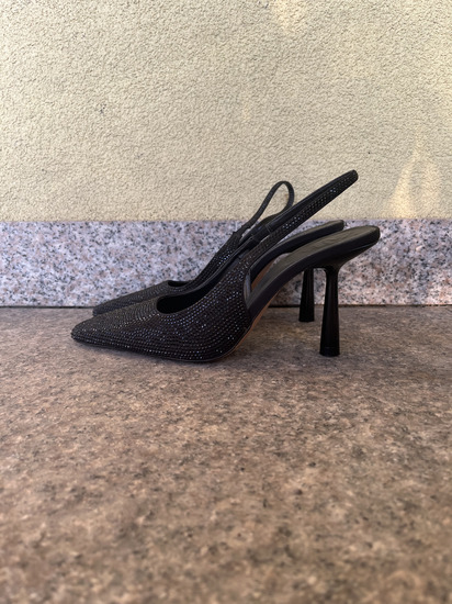 Zara stikle