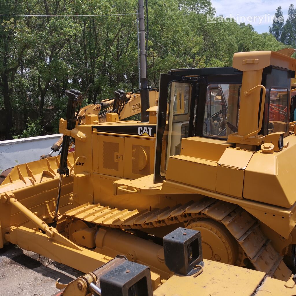 Caterpillar D7H buldožer