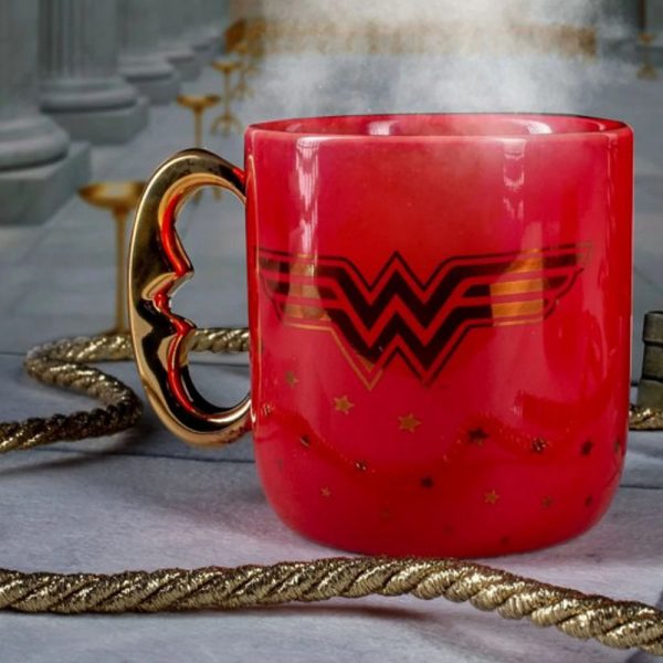 Wonder Woman Retro Šolja Crvena